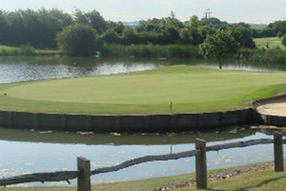 Toot Hill Golf Club | Golf Course in ONGAR | Golf Course Reviews & Ratings