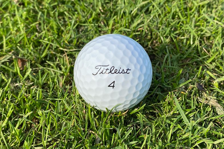 The 10 Best Ladies' Golf Balls to Play in 2026