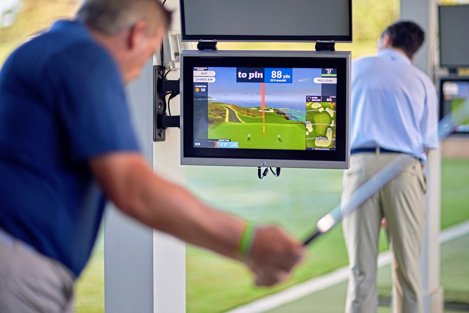 What's the best golf driving range? Toptracer vs Trackman!