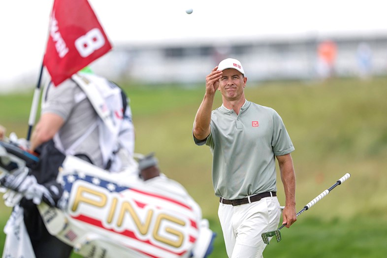 What putter does Adam Scott use?