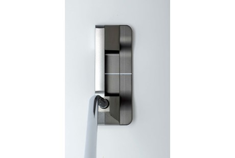 Yes! Golf Donna II Blade Putter Review | Equipment Reviews