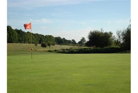 Huntswood Golf Club | Golf Course in SLOUGH | Golf Course Reviews & Ratings
