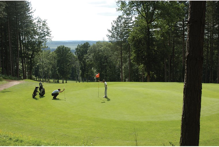 Oak Park Golf Club | Golf Course in FARNHAM | Golf Course Reviews & Ratings