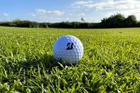 Wanting A Bargain? Check Out The 10 Best Cheap Golf Balls