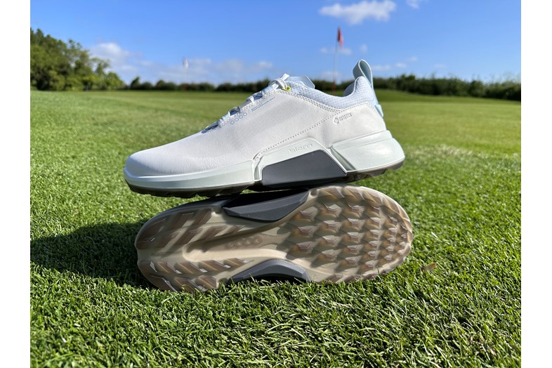 Best Spikeless Golf Shoes 2025: Unbeatable Grip & Comfort