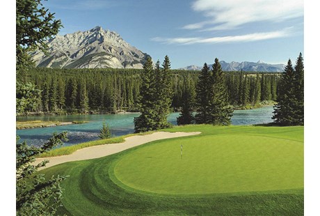 A golf trip to… Canada?!