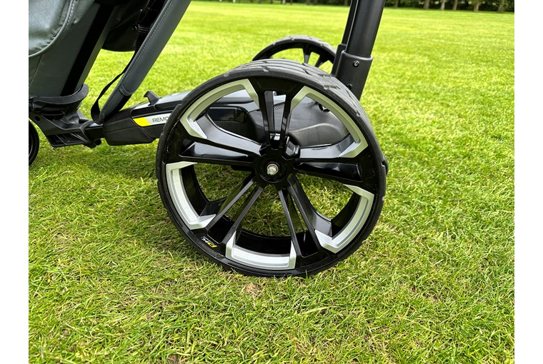 The Best Golf GPS and Distance Measuring Devices for Pin-Seekers in 2024